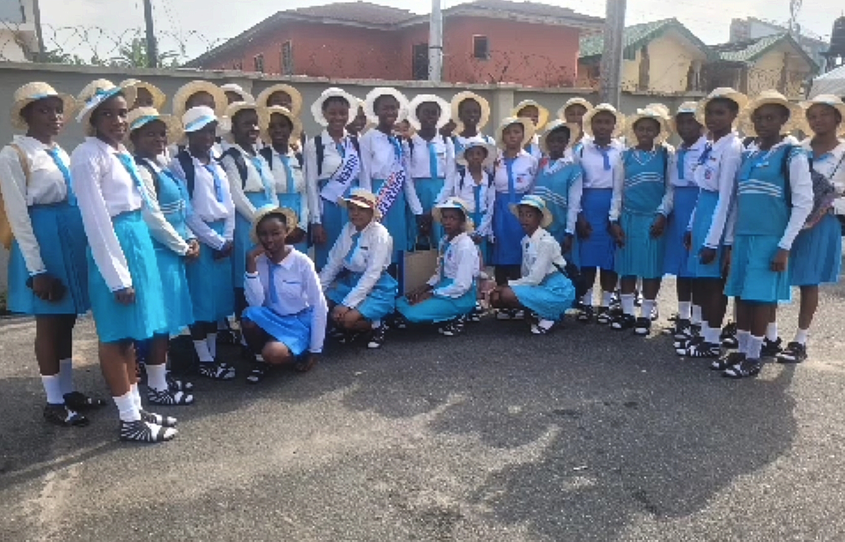 Queen Ede Senior Secondary School Students Hail Senator Imasuen for ...